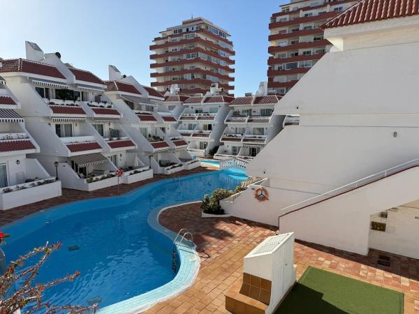 Centrally Located M, Bright And Sunny Apartment With Terrace And Pool Views - Playa de las Américas