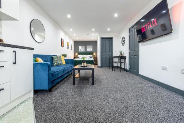 Rnm - Business Contractor & Proffesionals, Private Access & Entire Place, Kitchen & Washroom With Amenities, Smart Tv, Easy Access, Fast Wifi, Parking Nearby, Great Transport Links - Staffordshire