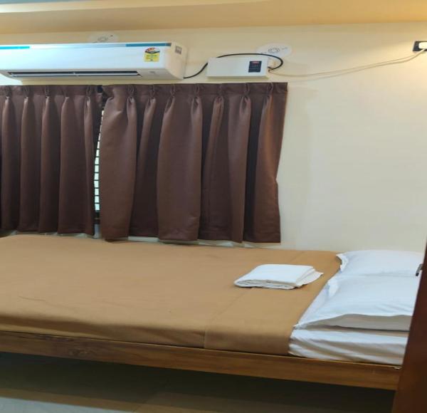 Jj Deluxe - Puducherry