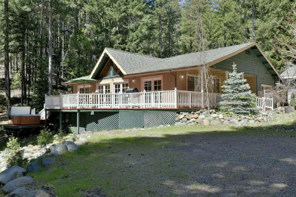 Wonderful Cabin With Hot-tub And Barbecue In Black Butte Ranch, California - Mount Shasta, CA