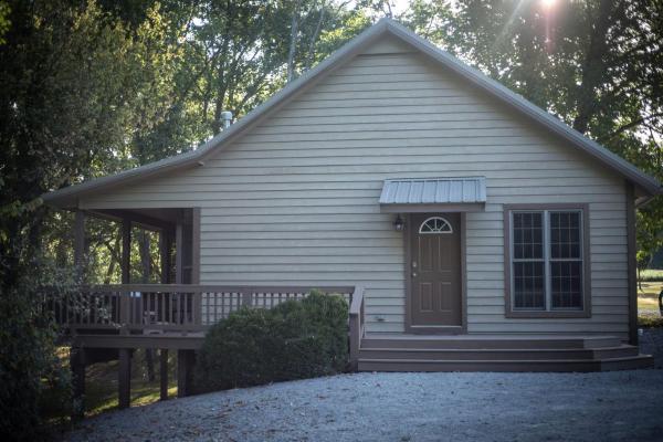 Outstanding Cabin With Hot-tub In Carbondale, Illinois - Carbondale, IL
