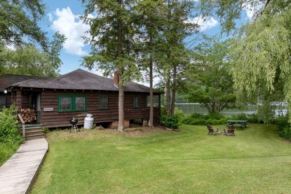 Six Person Cabin Rental On A Lake In The Upper Valley Of New Hampshire - Hanover, NH
