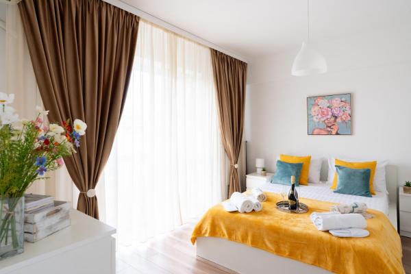 Stepup Apartment, Downtown Bucharest, City Center, Balcony View - Bucharest