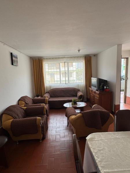 Omar J House - Paipa