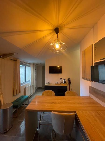 Appartement Dans Centre Historique - Fontvieille