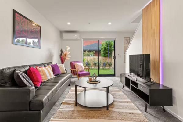 Warm And Inviting 2 Bedroom Home - Auckland