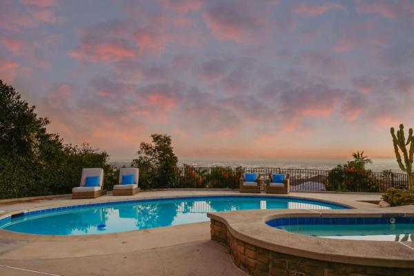 Overlooking Luxury - Pool Heat - Spa - Games - Montebello