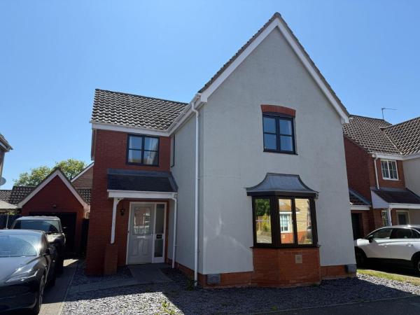 Theos Nook 4 Bedroom House, Sleeps 6 - Lowestoft