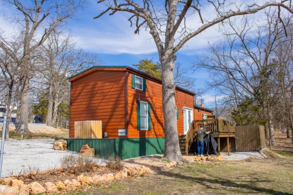 Charming Cabin With Pond View And Private Hot Tub - Missouri