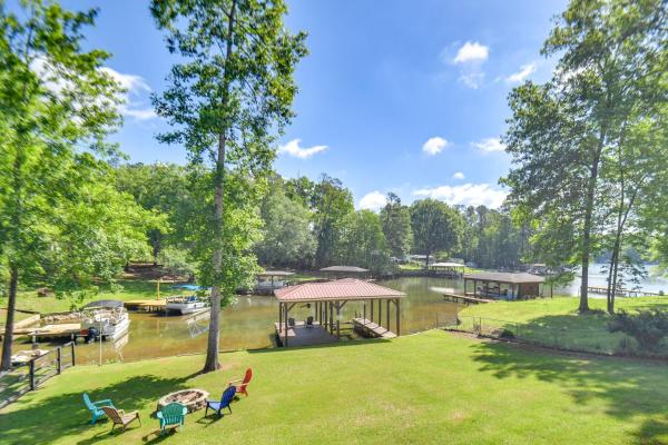 Private Dock Pet-friendly Home On Lake Sinclair - Milledgeville, GA