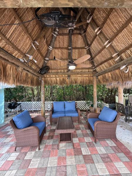 Stylish Rv With 2 Bedrooms, 2 Lofts And 2 Bathrooms - Key Largo, FL