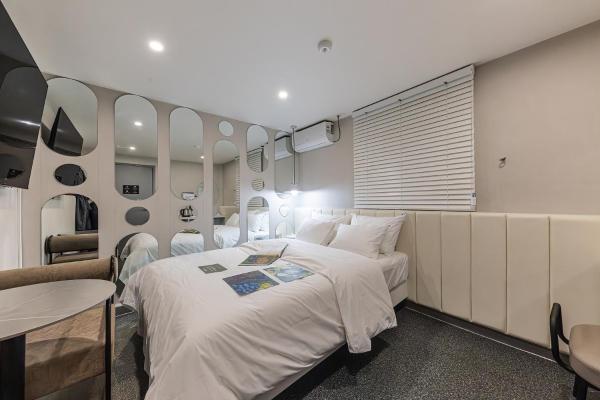 Hotel Yellow - Guri