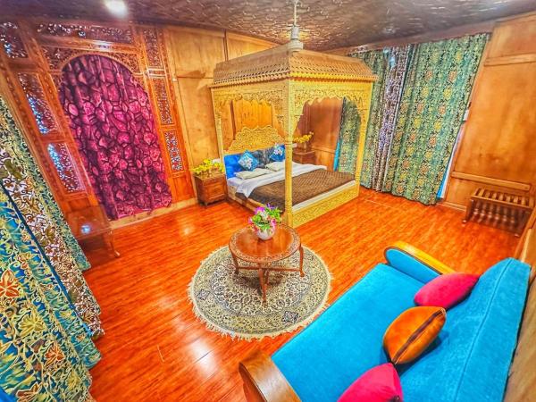 Hayat Group Of Houseboats - Srinagar