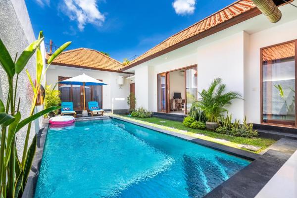Villa Azure 3 - Tropical 4-bedroom Pool Villa Near Seminyak - Kuta