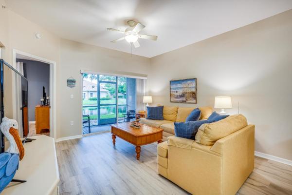 Fort Myers Condo: Community Pool + Fitness Center - Fort Myers, FL