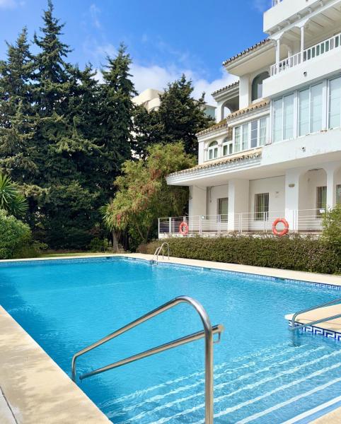 Amplio Y Luminoso Apartamento En Puerto Banus - Marbella