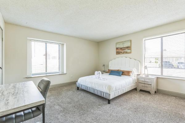 Rosehill Pointe 55 I Spacious 1 Bed 1 Bath - Kansas City