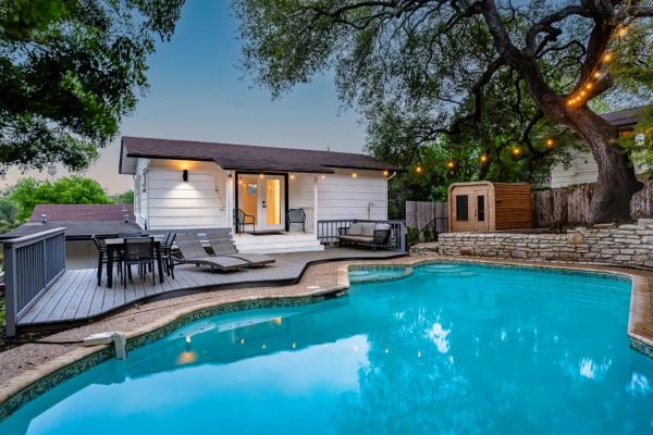4 Bedroom Near Soco With A Sauna - Austin, TX
