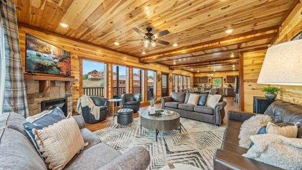 Jericho Way- Luxe Retreat Indoor Pool Theater Room - Pigeon Forge, TN