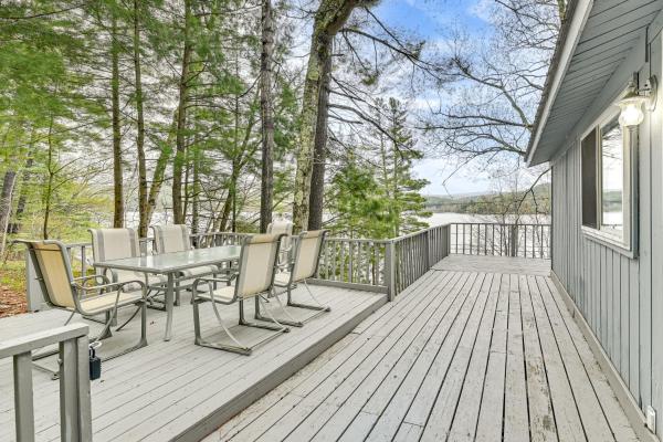 Lake-view Deck! Cabin Near Saratoga Race Course - Corinth, NY