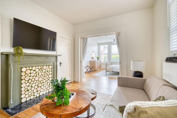 Stay Portland - La Casa Burnside - Local Eateries, Shops, And Bars - Portland, OR