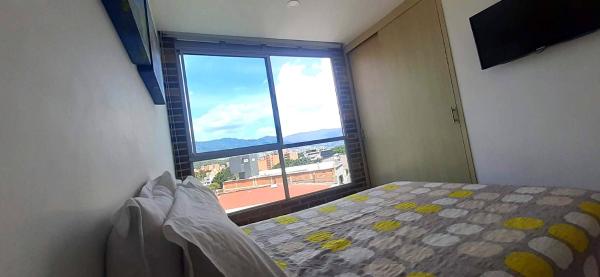 Mingle With The Beautiful Paisas, Perfect Location - Medellín