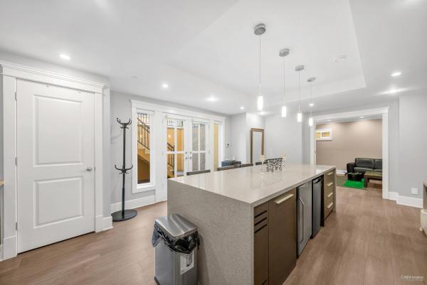 3bed 2bath Steam Sauna Retreat! Family Friendly! - West Vancouver