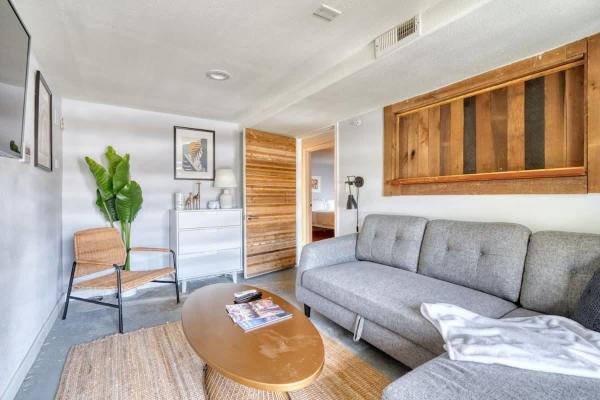 Stay Portland - Lovely Location, 4 Br Pearl Apt, Sleeps 8 - Portland, OR
