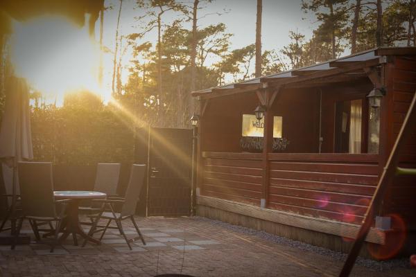 Fenced Backyard With Covered Porch And Free Bikes - Epe