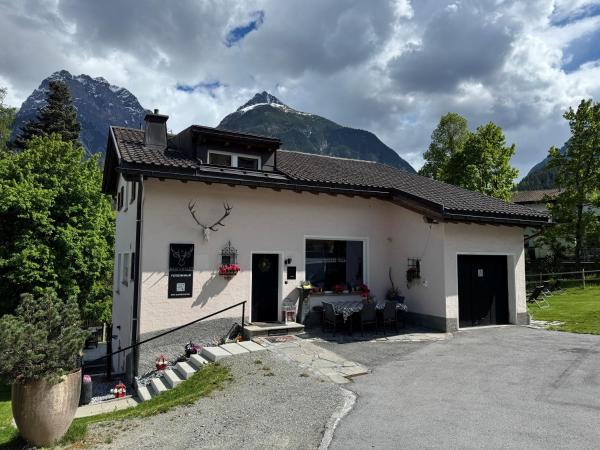 Ferienhaus Meis Chalet - Scuol