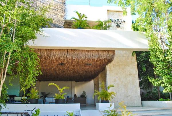 Upscale Condo Desirable Location - Paradise Beach