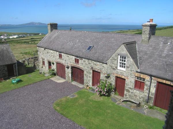 The Loft Barn Apartment - Pen Y Graig Church Bay Sea Views Near Beach No Pets - Anglesey