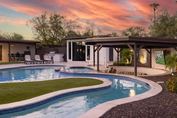 Luxe Resort Retreat - Phoenix, AZ