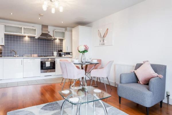 Mojo - Modern Apartment With Balcony - Bournemouth
