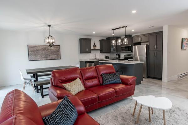 Charming, Modern, Luxury House With Garage - Prince Edward Island
