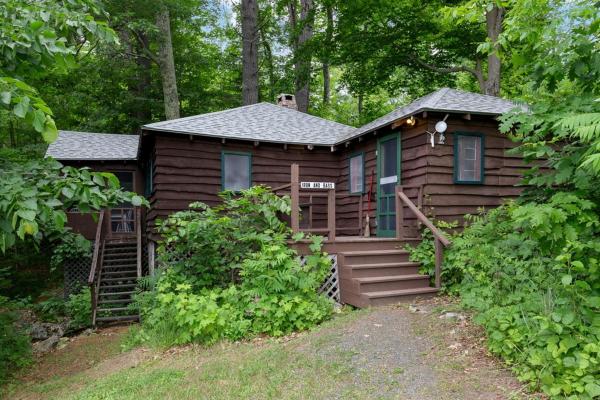 Four Bedroom Lakefront Cabin Rental Near Hanover, New Hampshire - Hanover, NH