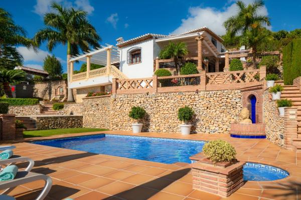 Villa Viewpoint: Private Pool Sleeps 6 Views - Frigiliana
