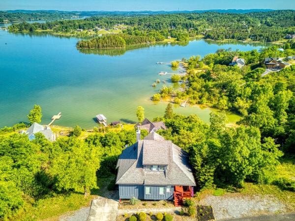 Lake View Cabin Incredible Panoramic Views, Spa - Pigeon Forge, TN