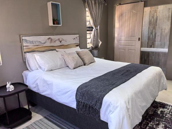 Serenity Villa Self Catering Apartment - Botswana