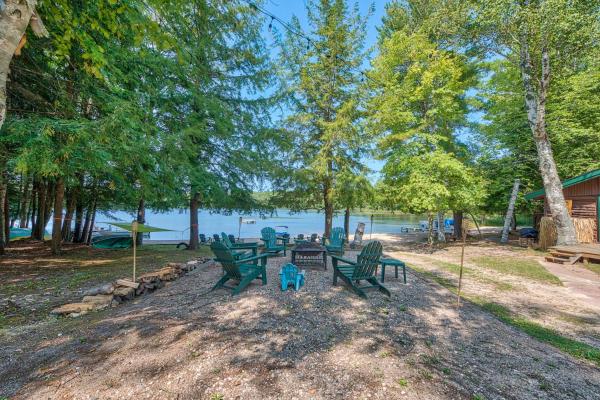 Steps To Beach Lake Cabin Retreat In Levering! - Mullett Lake, MI