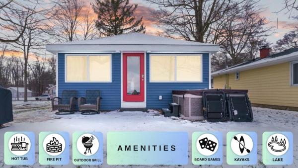 Cozy Winter Retreat With Hot Tub & Lakefront Views - Hastings, MI