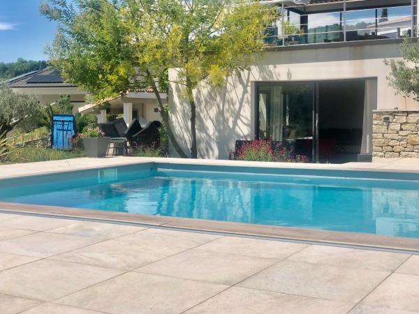 Studio Mimosa - Crest