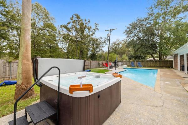 3 Kings, Hot Tub, Pool & Game Room - Louisiana