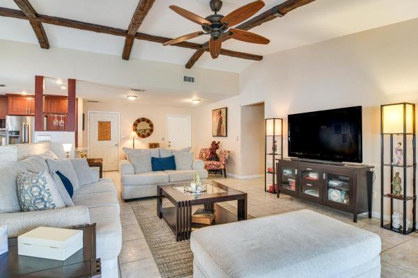 Outdoor Oasis Spacious Stay In Clearwater! - Dunedin, FL