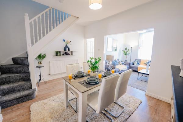 New 2br Home Comfy And Spacious - Cardiff