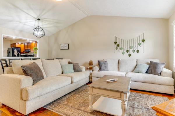 14 Mi To Dtwn Indy Family Gem With Yard - Greenwood, IN