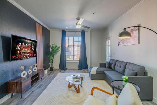 Elegant 1bd King Bed, Pool, Hot Tub, Gym, Parking - Sun City, AZ