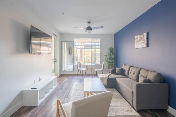 Luxury 1bd - Pool, Gym, Parking, W-d - Sleeps 4 - Tempe, AZ
