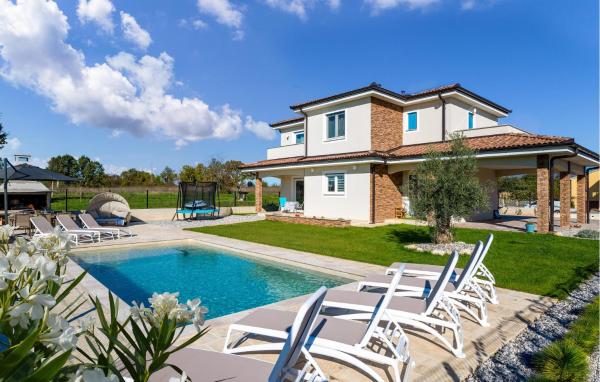 4 Bedroom Stunning Home In Nedescina - Rabac