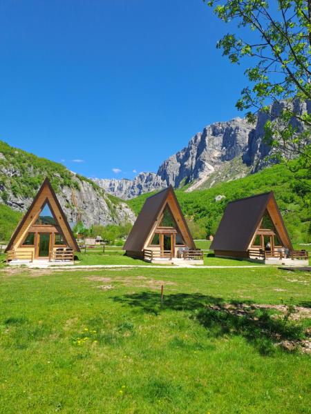Wooden Cottages Konak - Karadağ